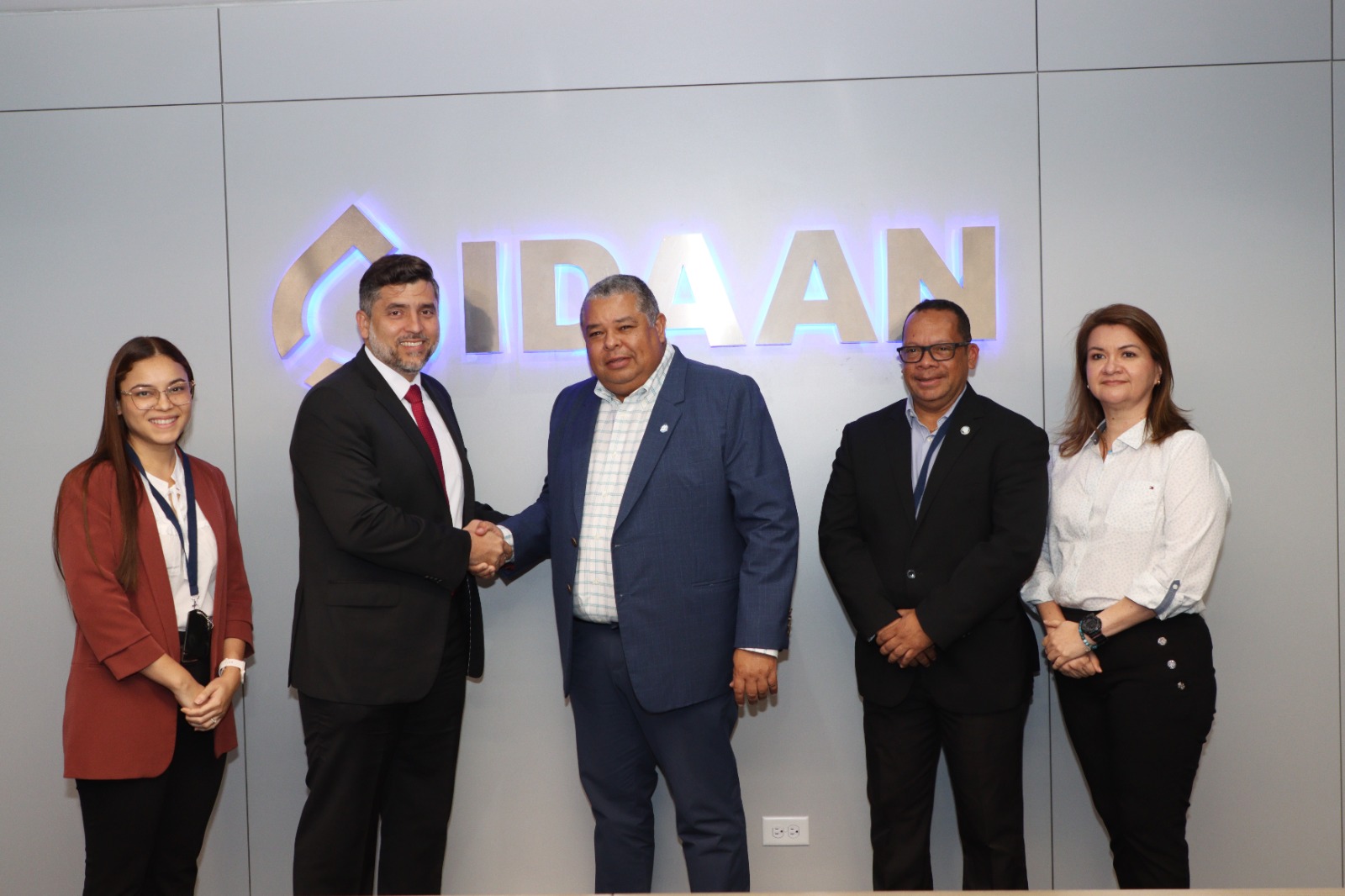 Ministerio de Vivienda y Ordenamiento Territorial – MIVIOT Panamá